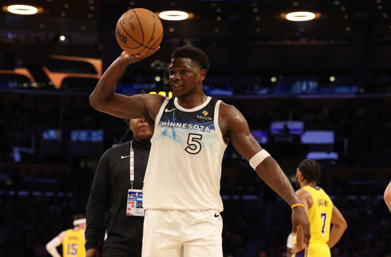 Anthony Edwards hurls ball into stands after being ejected in loss to ...