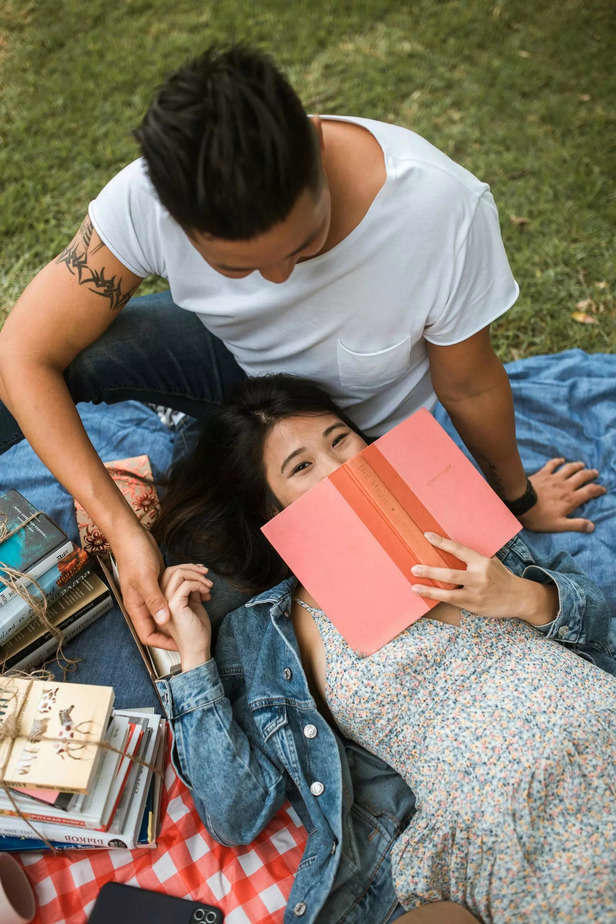 Benching 101: How to Keep Someone on Standby Without Actually Dating Them