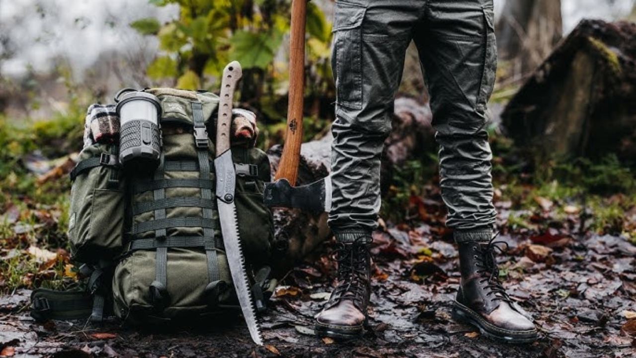 10 Best Bushcraft Tools for Off-Grid Living