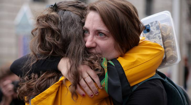 USAID workers given 15 minutes to clear out their desks as thousands of ...