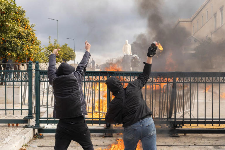 Riots follow demonstrations in Greece
