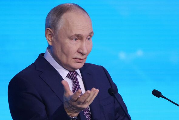 Putin's strategy to engage with US in Ukraine sparks criticism from ...