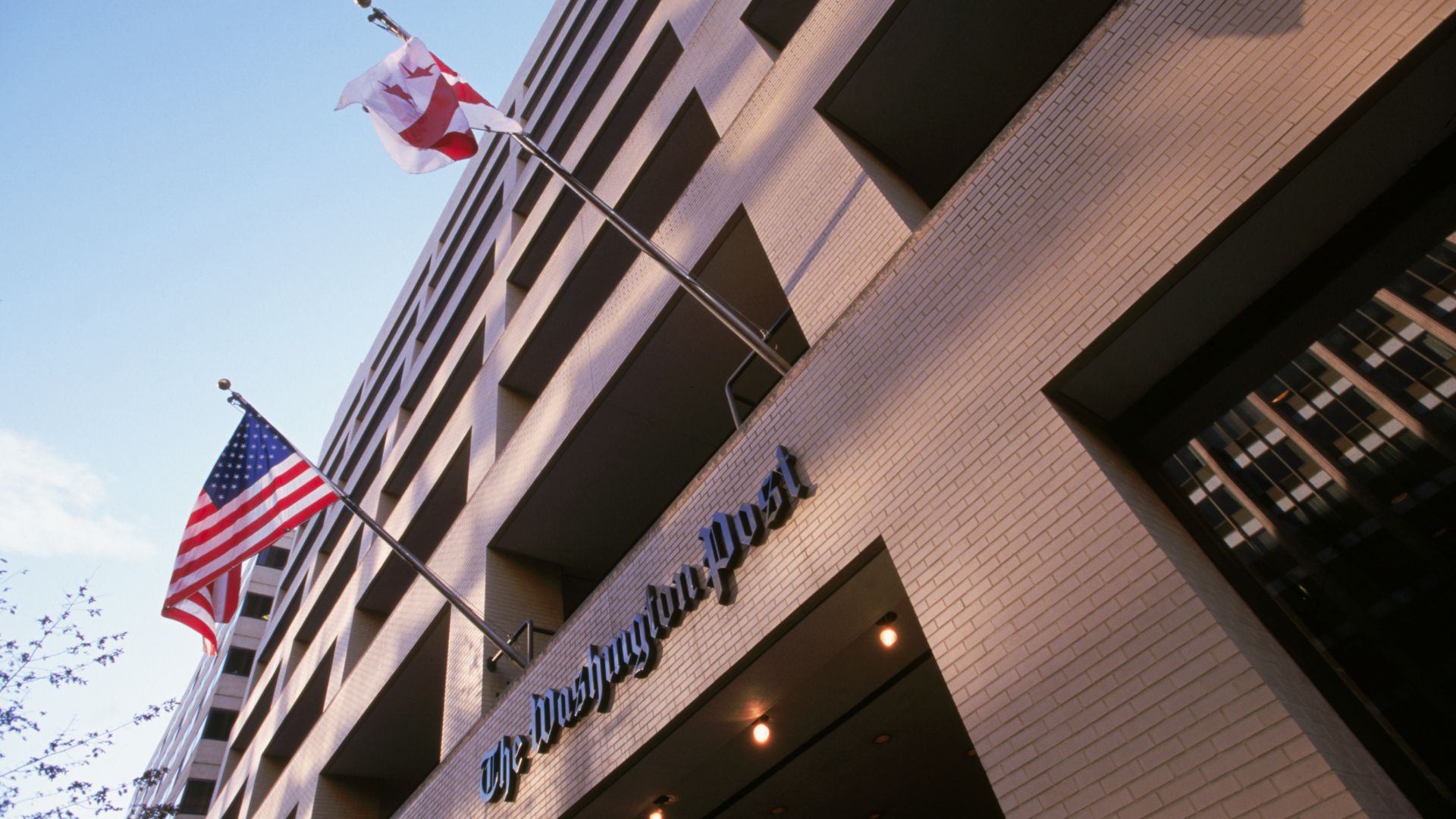 Jeff Bezos restricts Washington Post opinion section, another editor ...