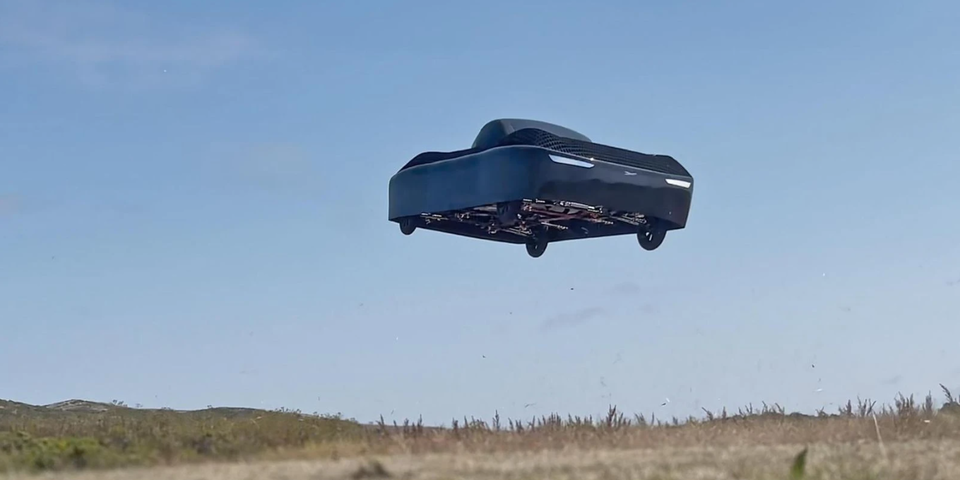 Die fliegenden Autos sind da: Prototyp erstaunt alle