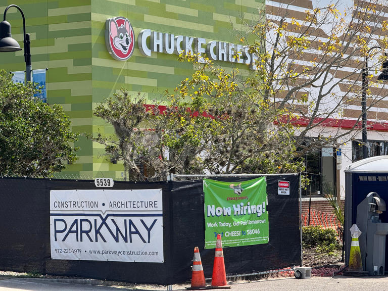 When will the new Chuck E. Cheese in Port Orange open?