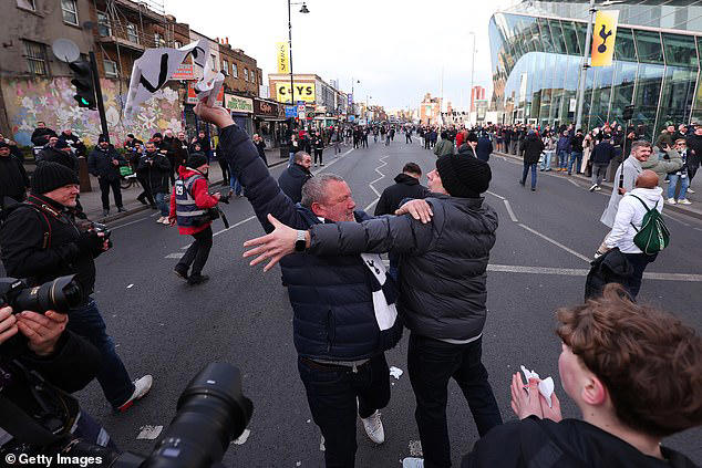 Tottenham fans protest in their THOUSANDS against Daniel Levy ahead of ...