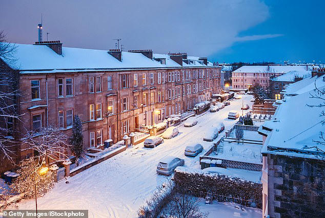 Snow set to hit the north and Scotland TONIGHT