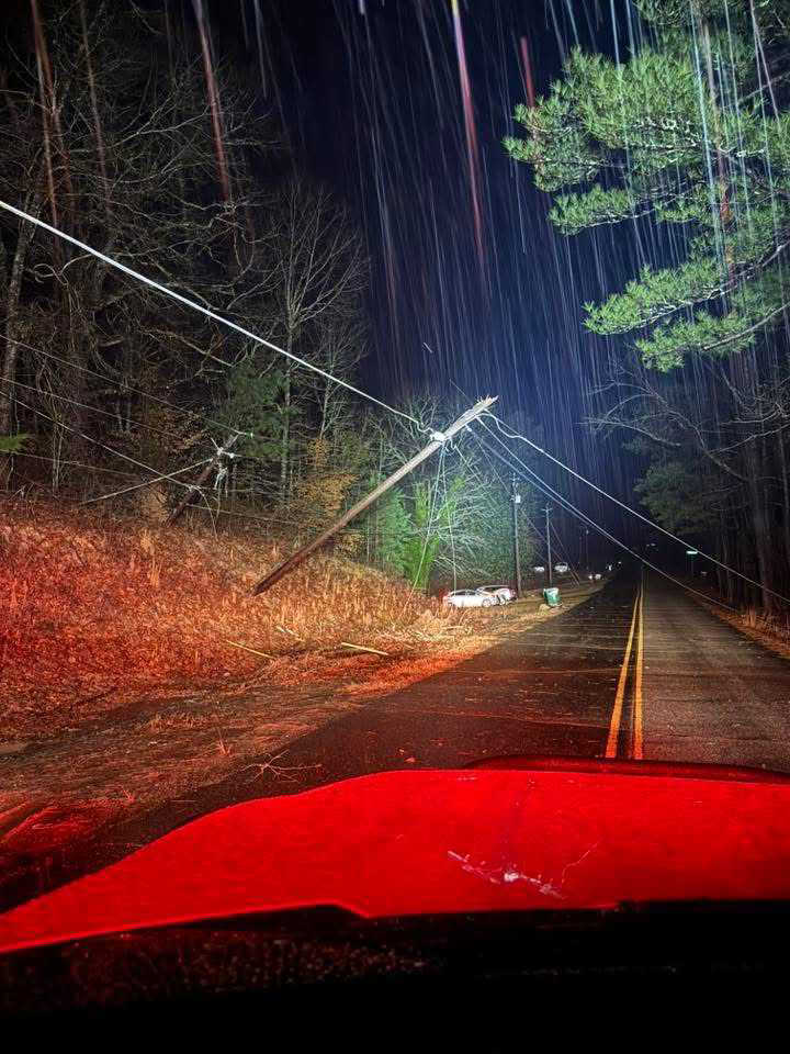 More than 10K without power from overnight severe storms, high winds More than 10K without power from overnight severe storms, high winds