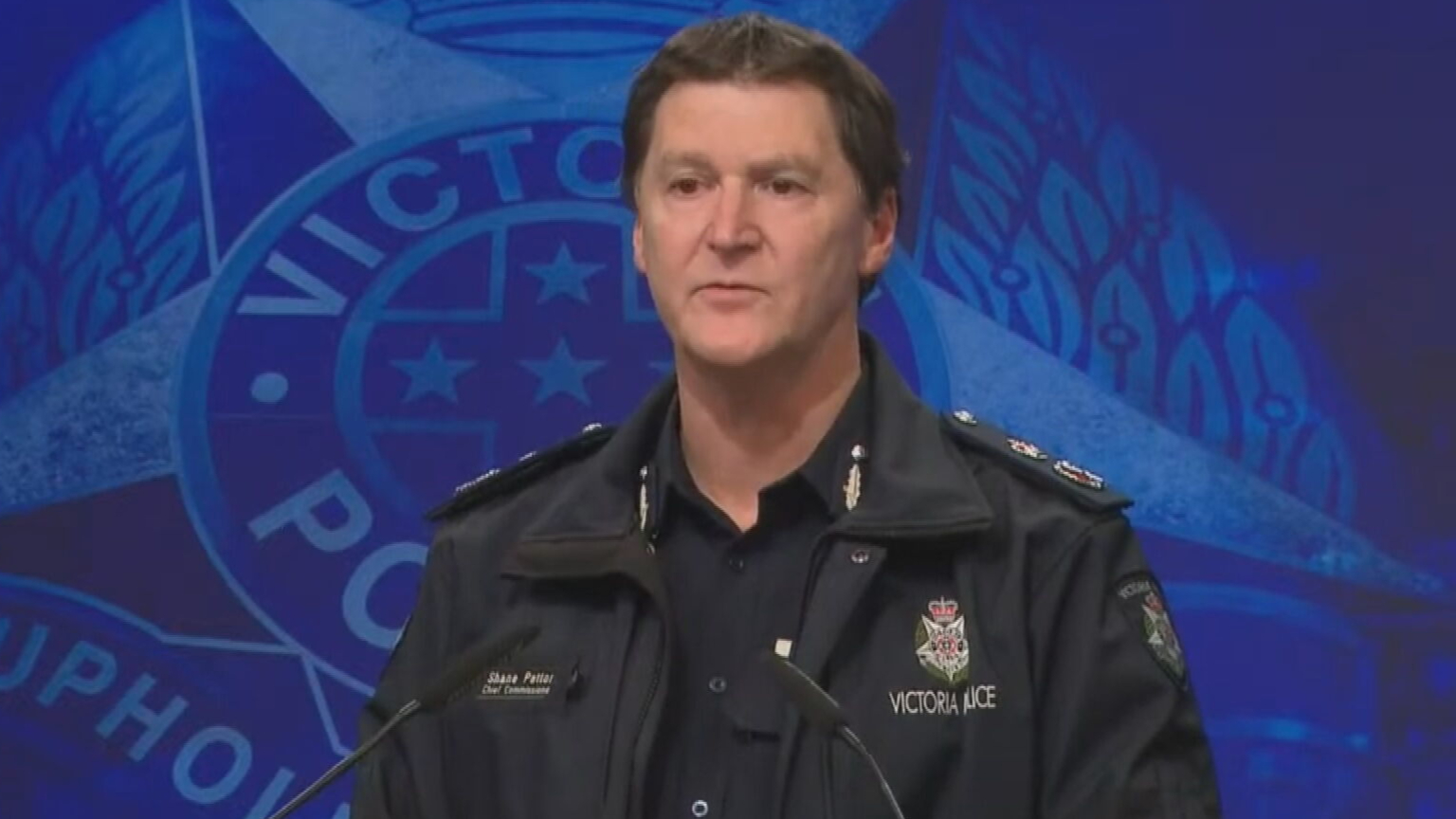 Top cop's late-night resignation after damning no-confidence vote