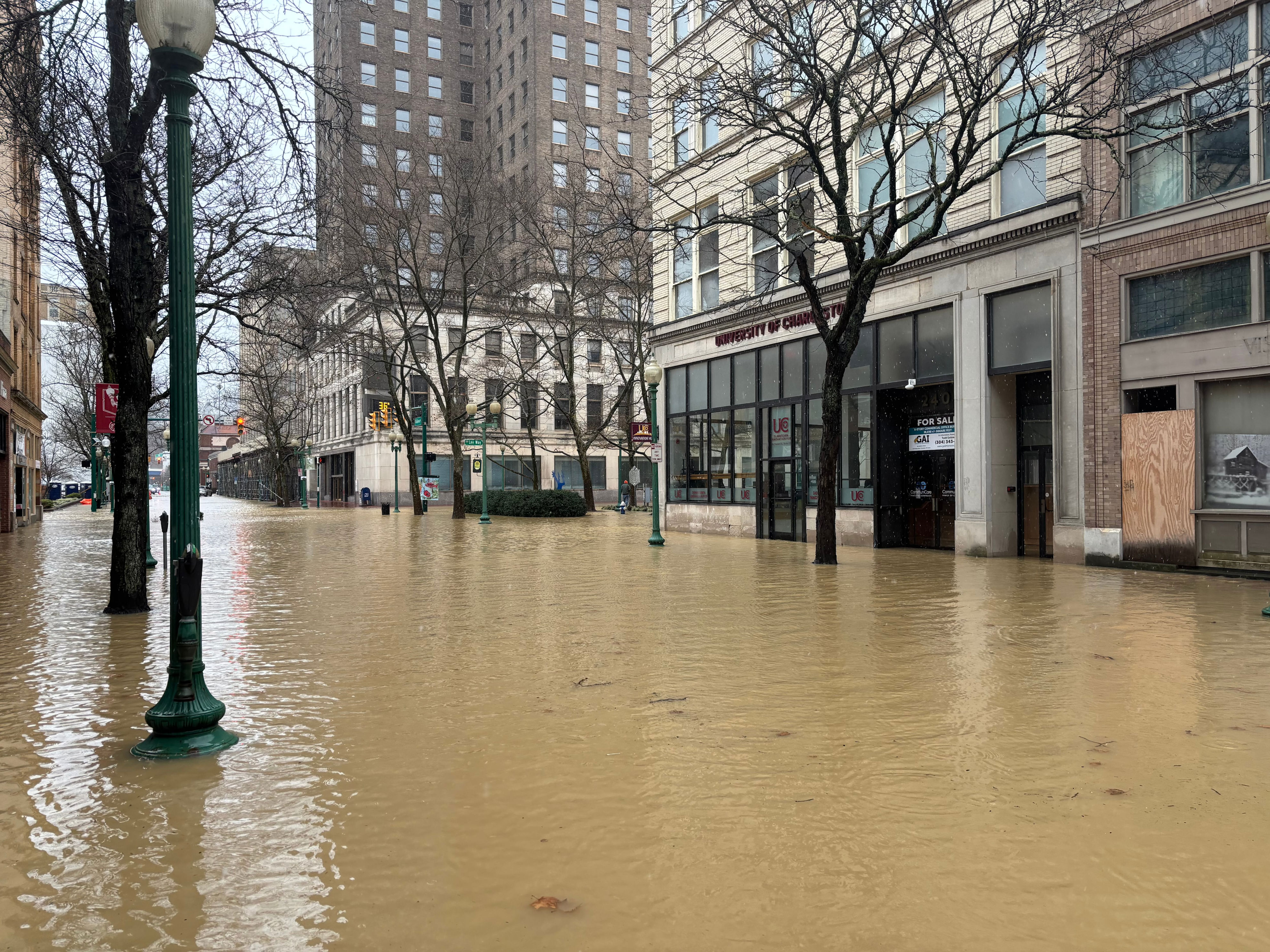 Water main break floods major Charleston street