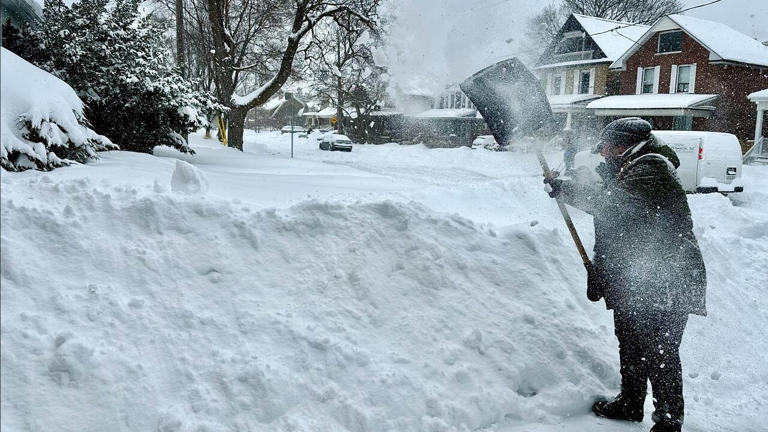 Winter storm continues to batter Toronto, causing hazardous travel ...