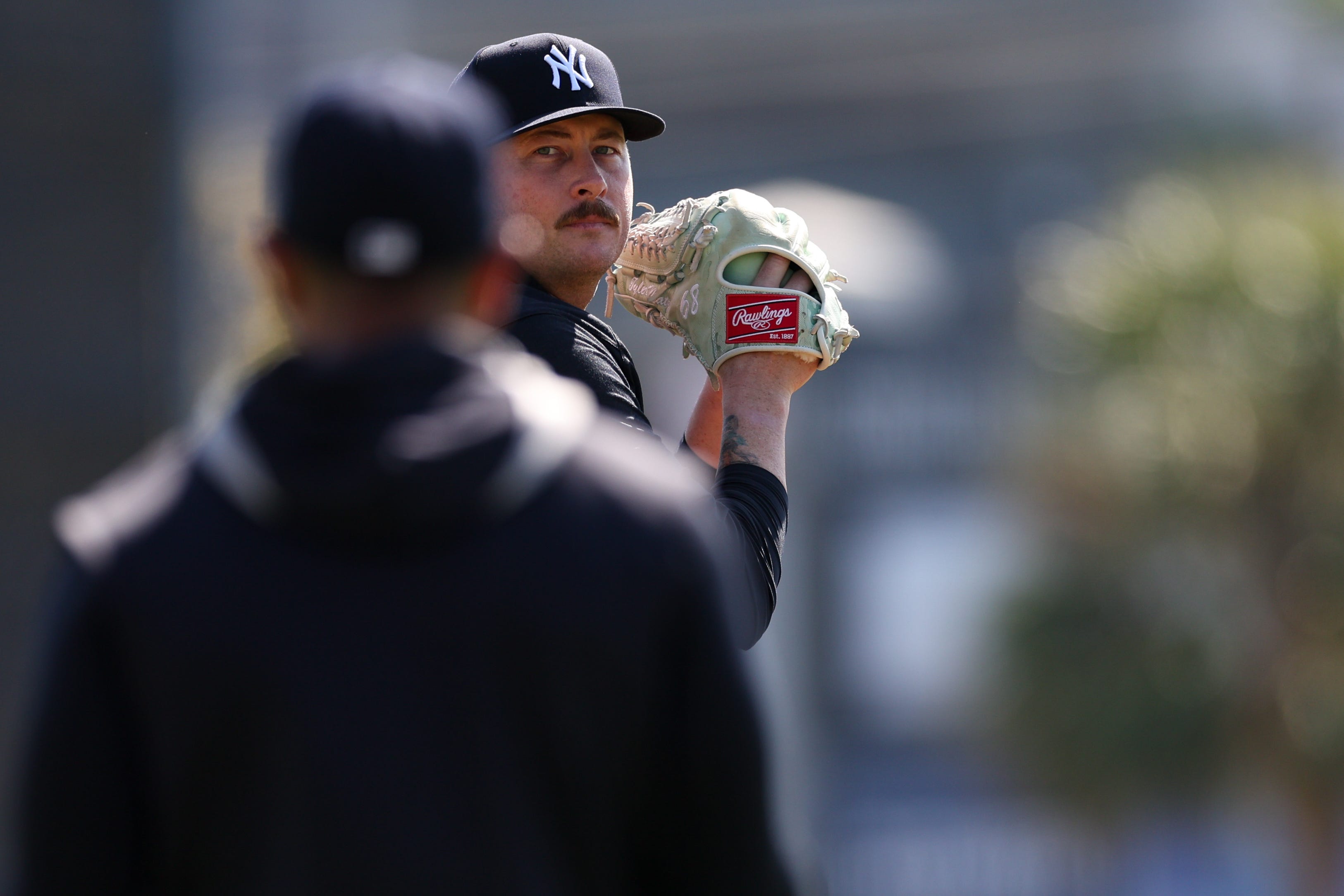 Yankees sign lefty reliever Tyler Matzek, DFA Yoendrys Gomez