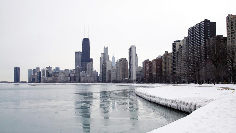 Chicago weather: Light snow hits today as temps push toward freezing