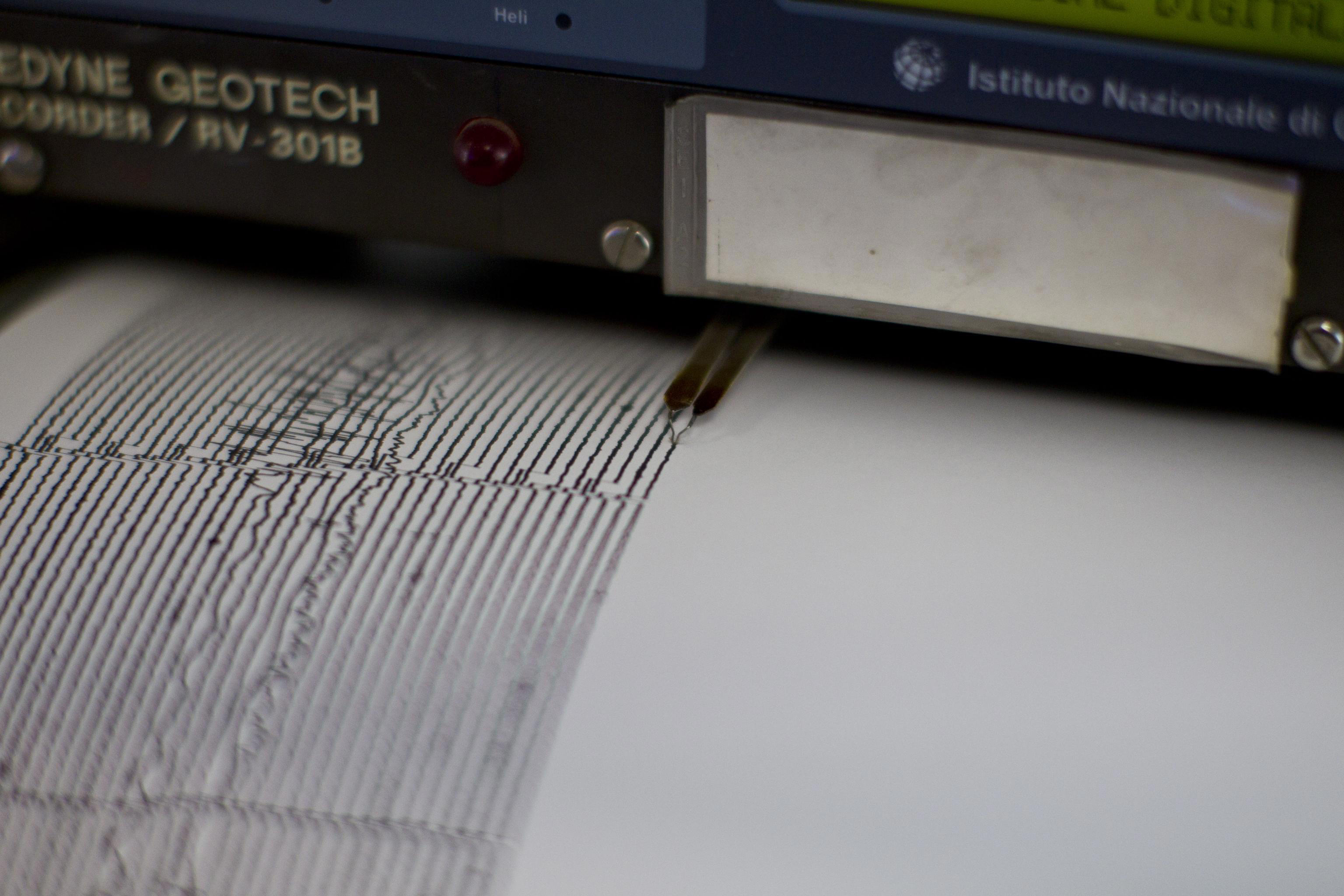 Nuova scossa di terremoto magnitudo 3.9 ai Campi Flegrei Nuova scossa di terremoto magnitudo 3.9 ai Campi Flegrei