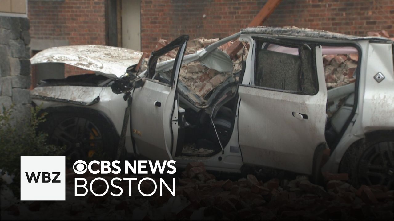 Latest on damaging Massachusetts winter storm, Alex Bregman officially ...