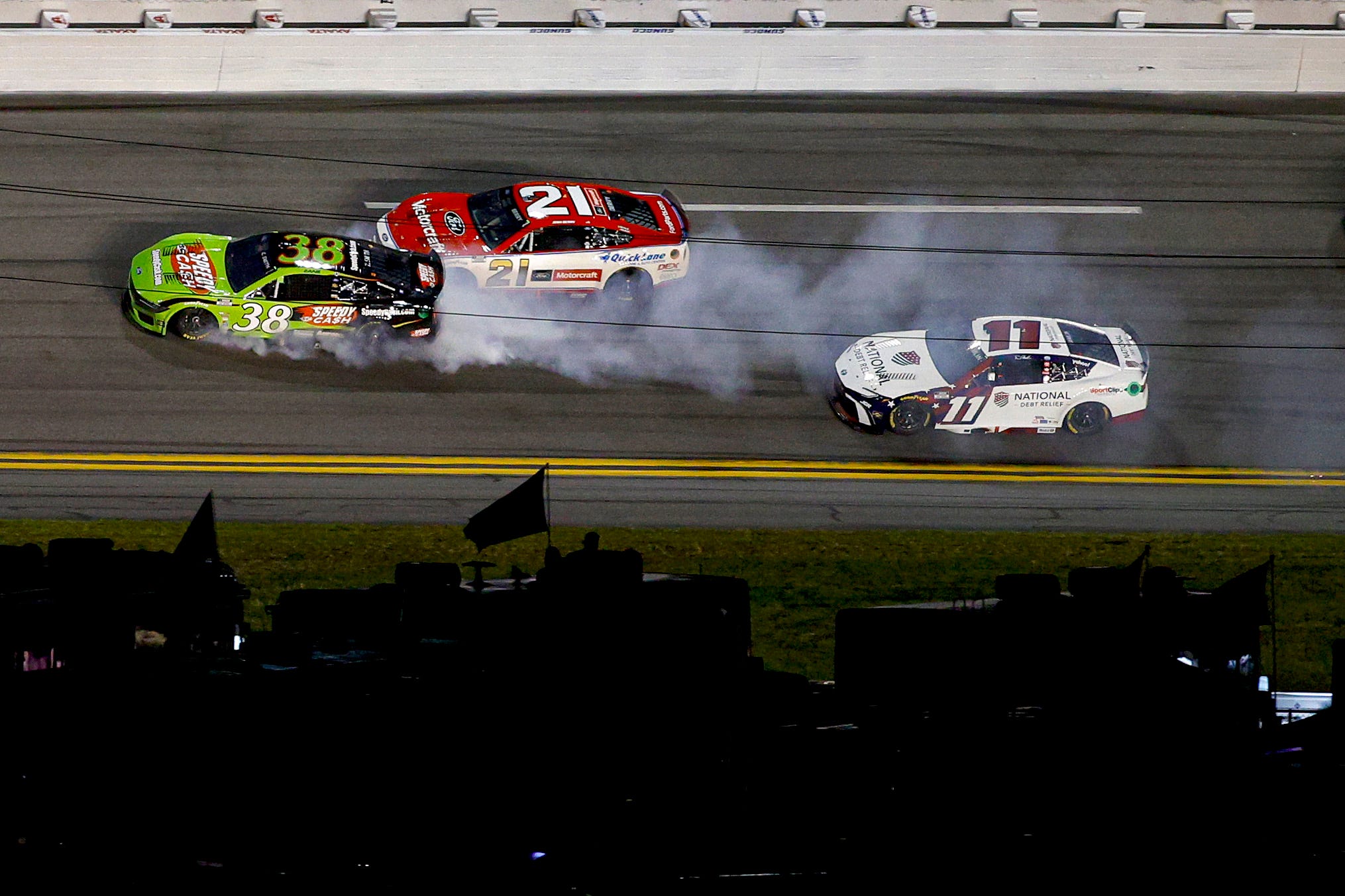 Denny Hamlin avoids Daytona 500 wreck, Josh Berry not as lucky