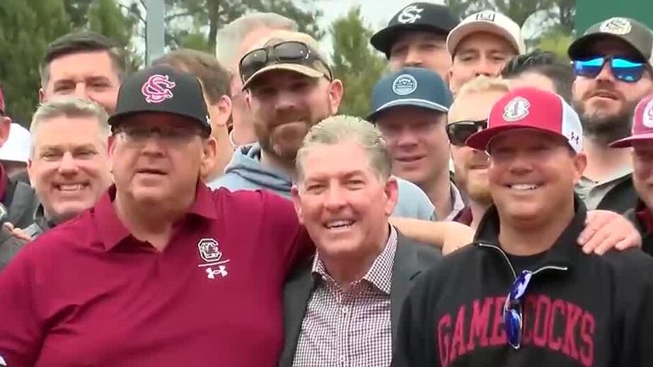 Gamecocks celebrate Ray Tanner with field dedication at Founder’s Park