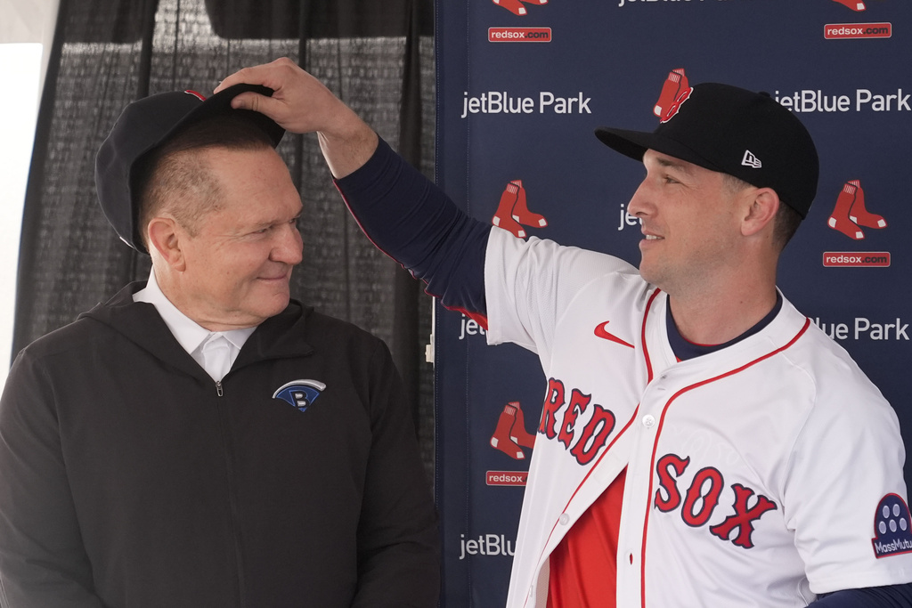 Alex Bregman joins team of his former favorite player and looks to get ...