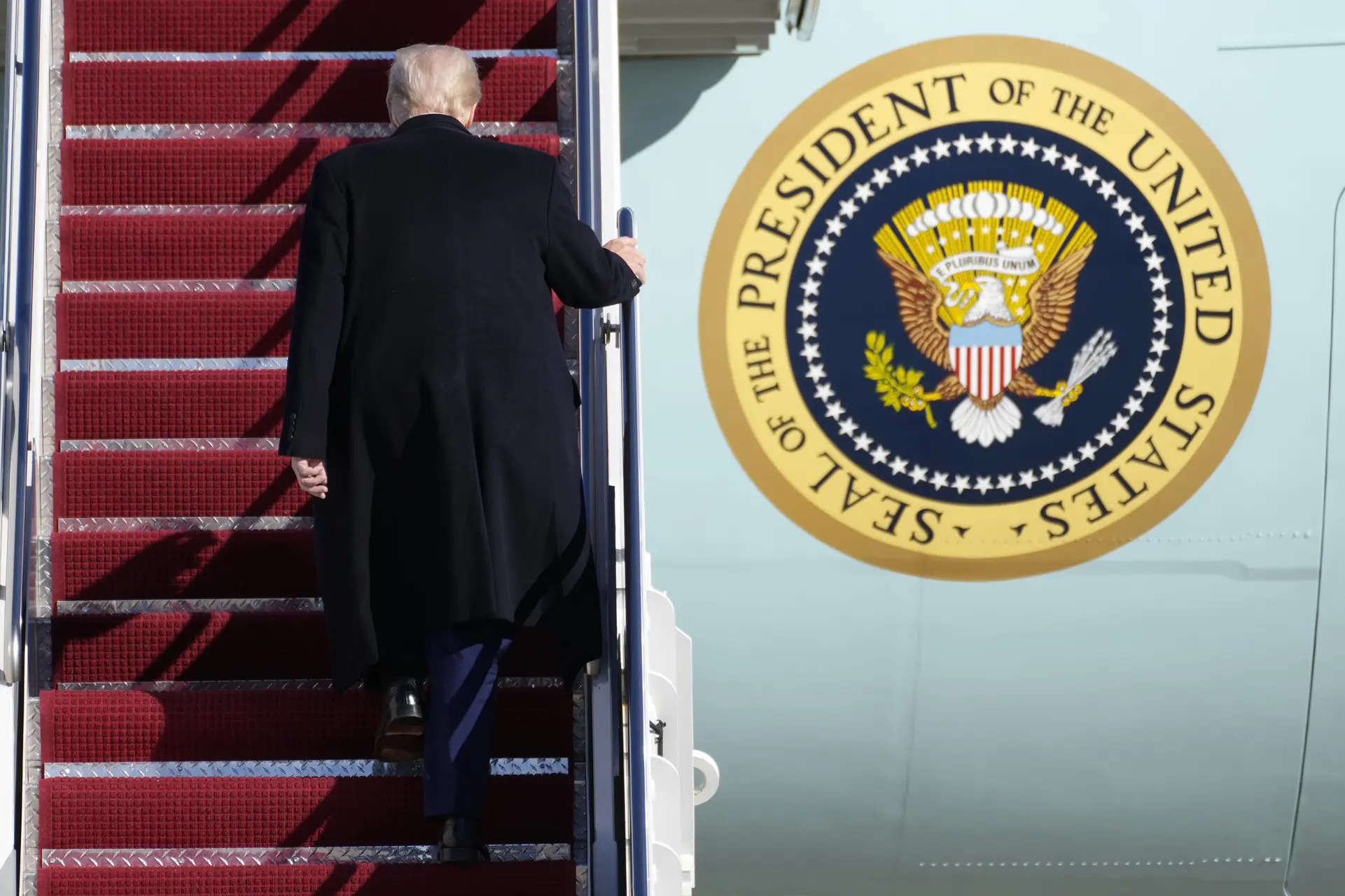 When will Donald Trump get new Air Force One aircraft from Boeing? Here ...