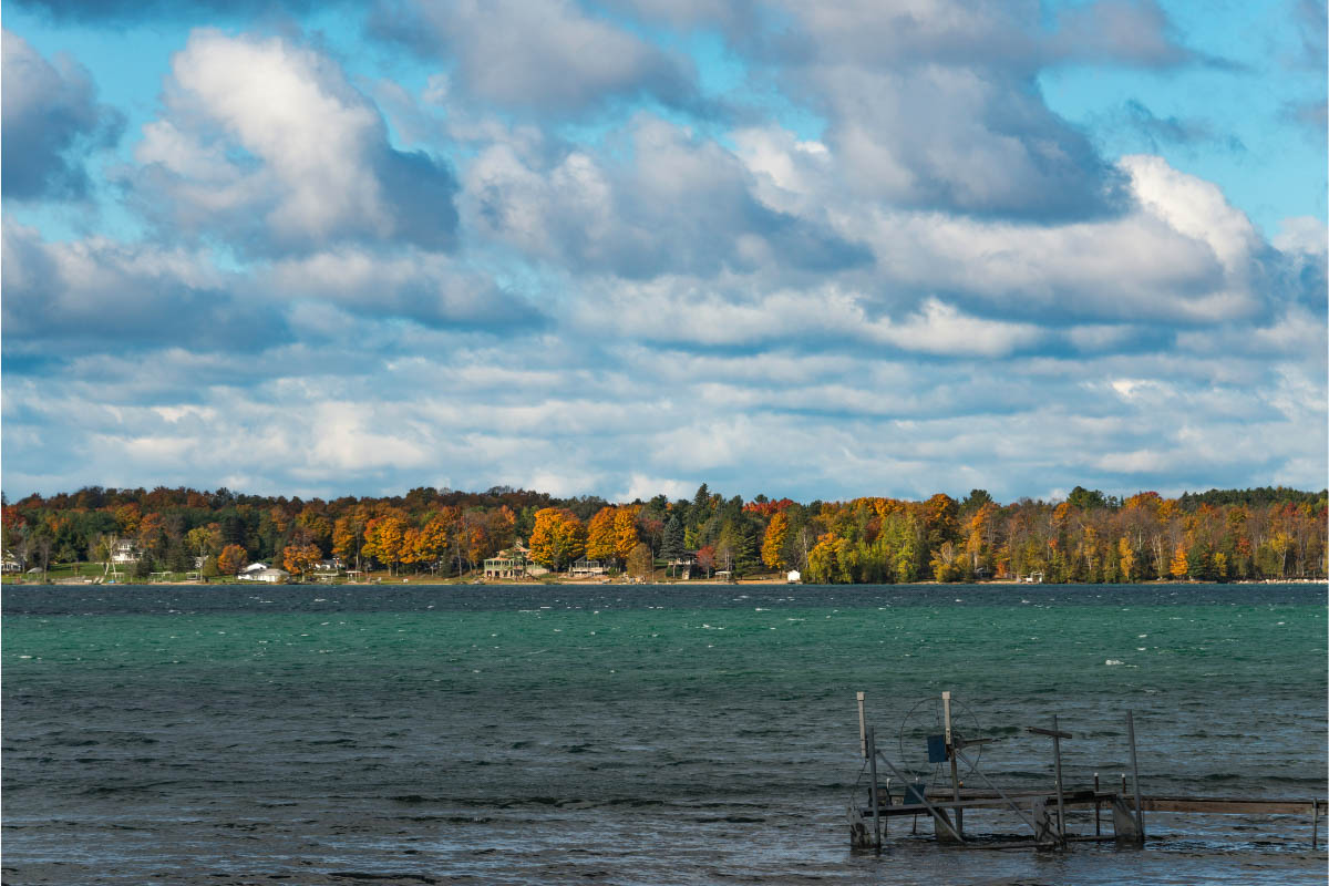 The United States Has Lakes So Impossibly Clear You Can See Straight to ...