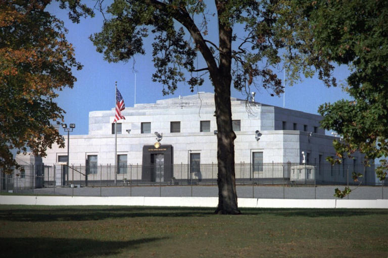 Elon Musk encouraged to crack open Fort Knox and audit the $425 billion ...