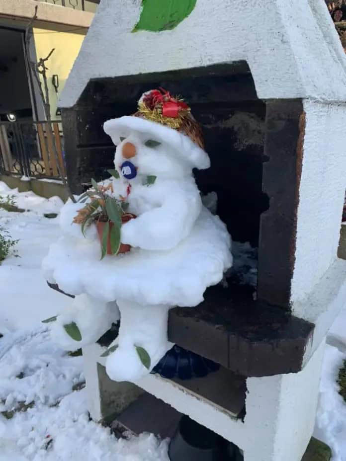 46 Funny Snow Sculptures That Ain't Your Average Snowman