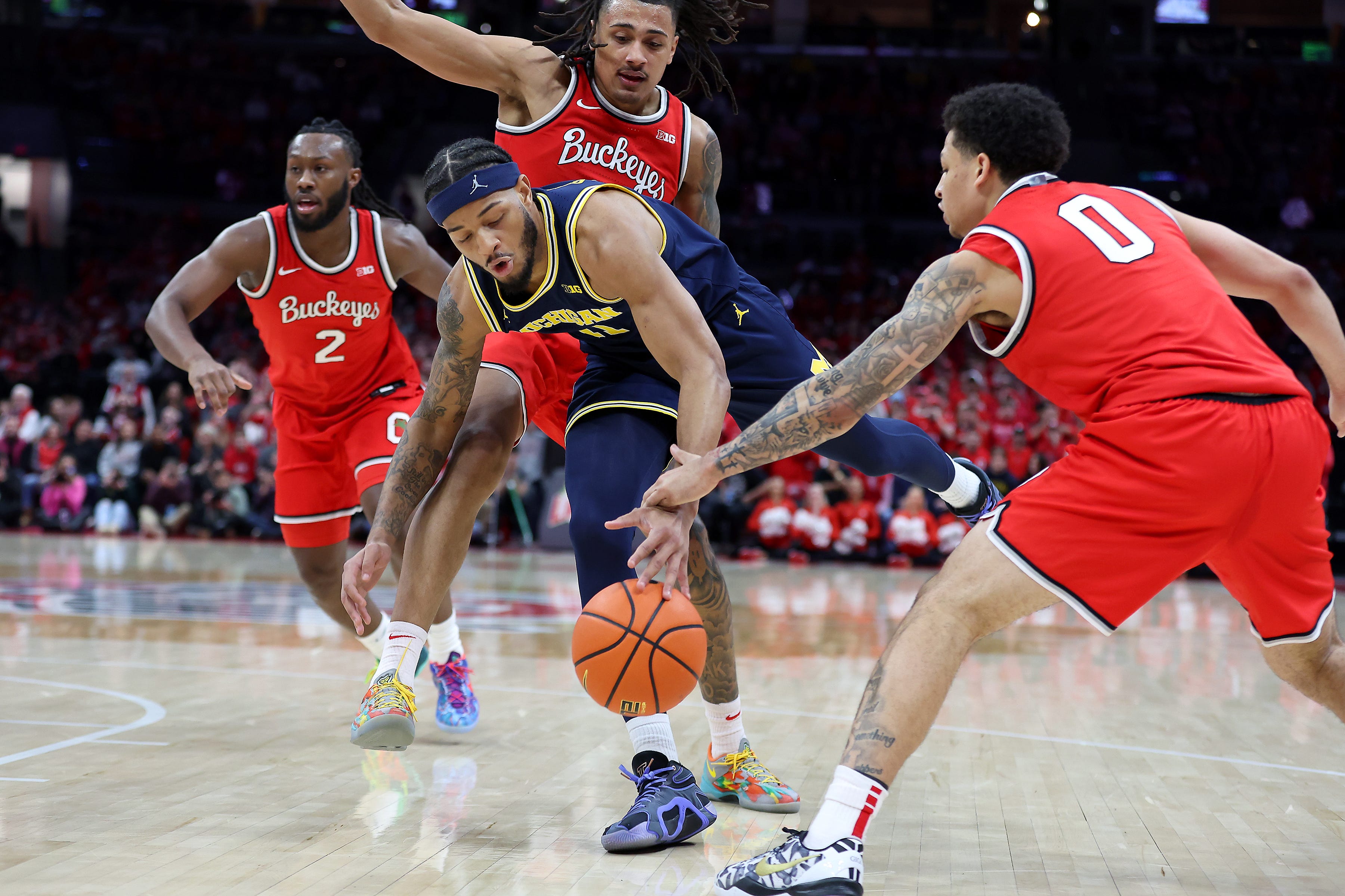 Ohio State, Michigan in neck-and-neck battle as second half opens: Live