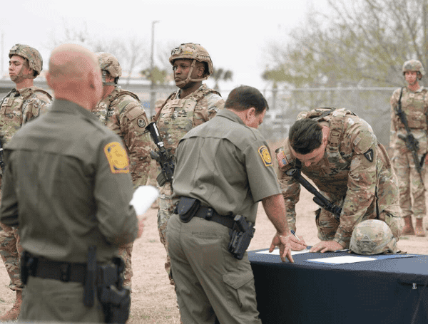 Texas National Guard Soldiers Sworn In To Enforce Federal Immigration ...