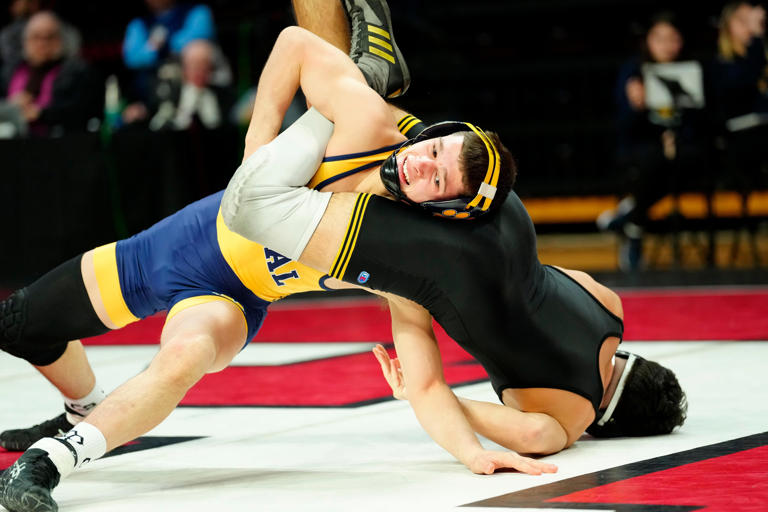 'Had it rolling': Delaware Valley stacks bonus points, tops Hanover ...