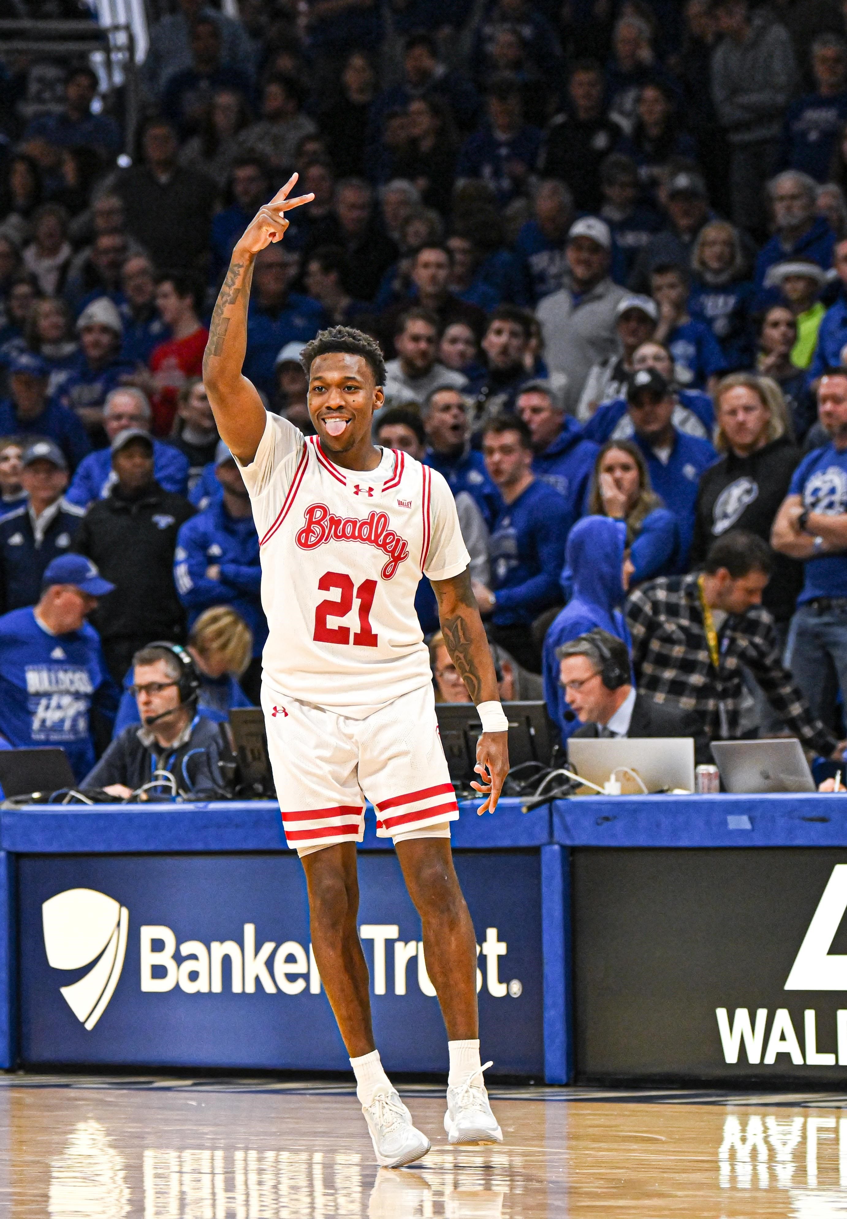 Bradley wins on 'unbeatable play' to snap Drake's 11-game win streak