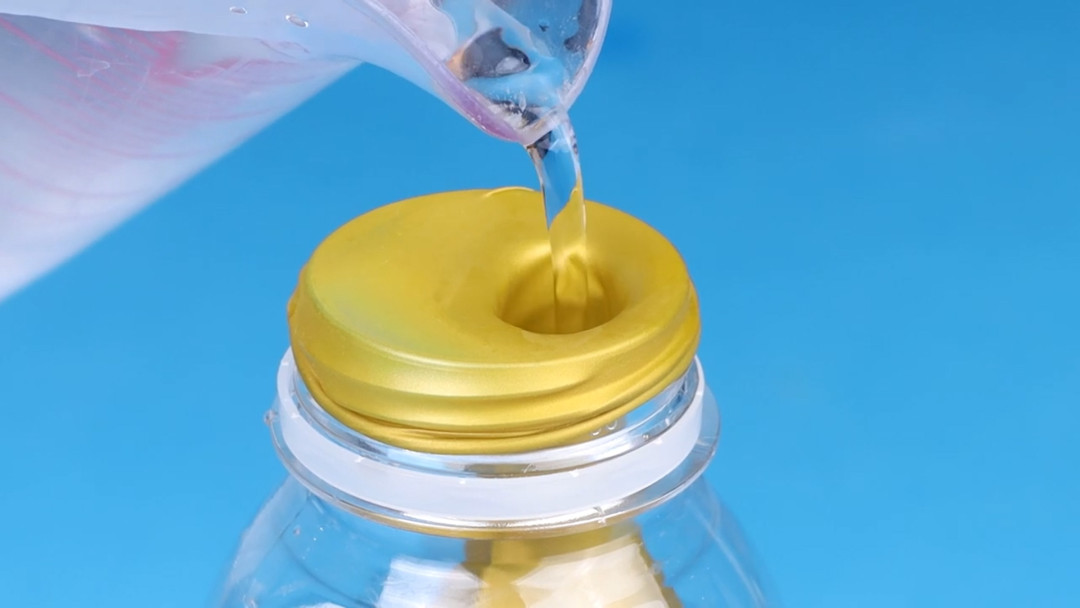 Daily Crafty Hacks With Plastic Bottles