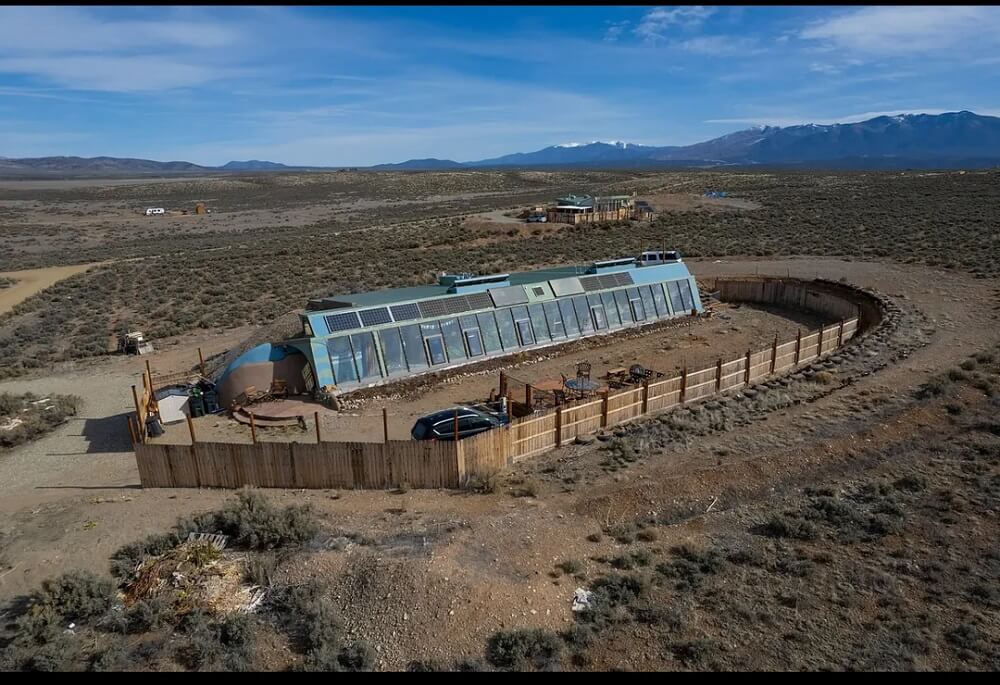 This off-grid home just hit the market — and its features are unlike ...