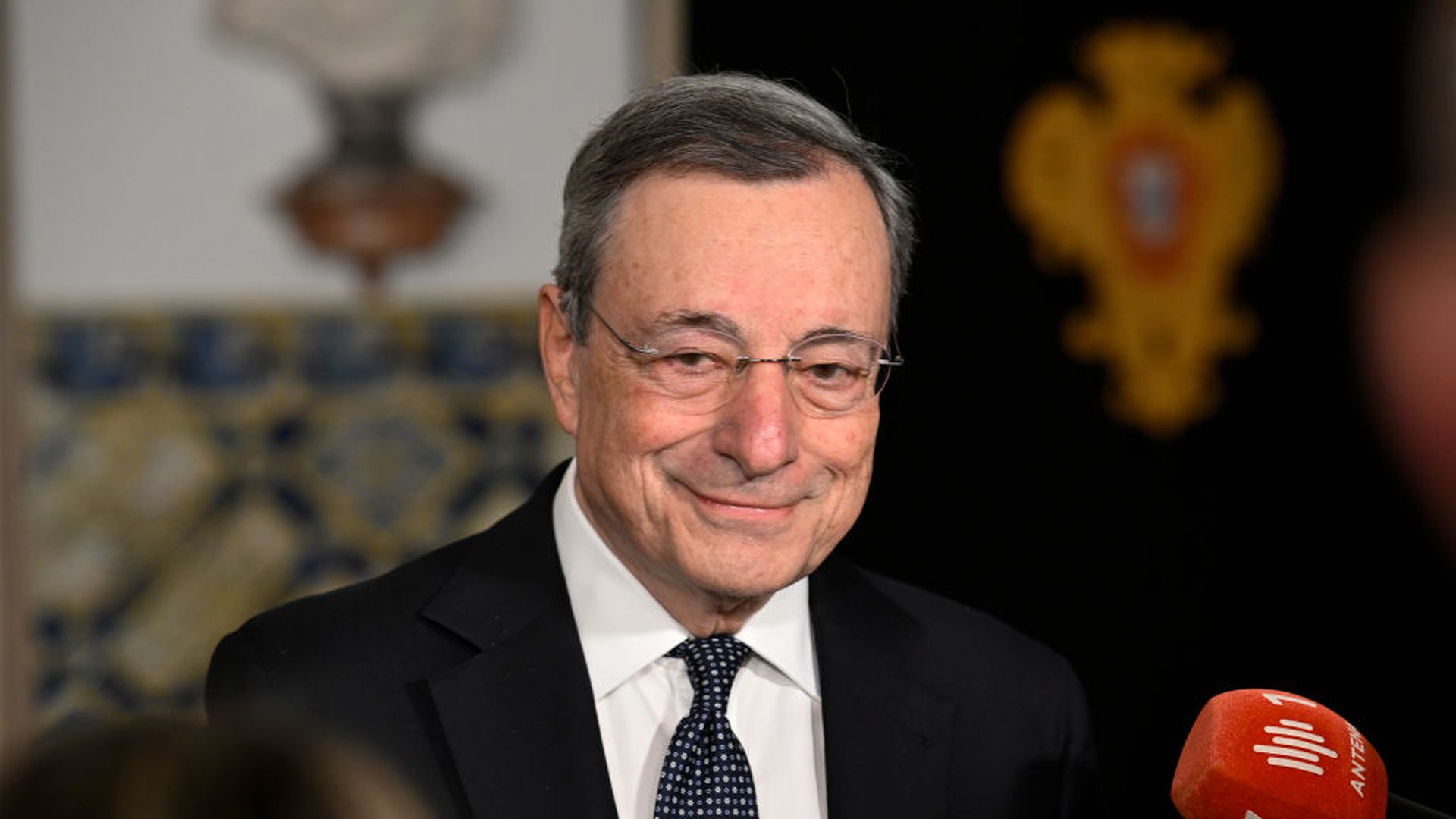 Draghi striglia l’Europa: “troppa burocrazia frena la crescita”