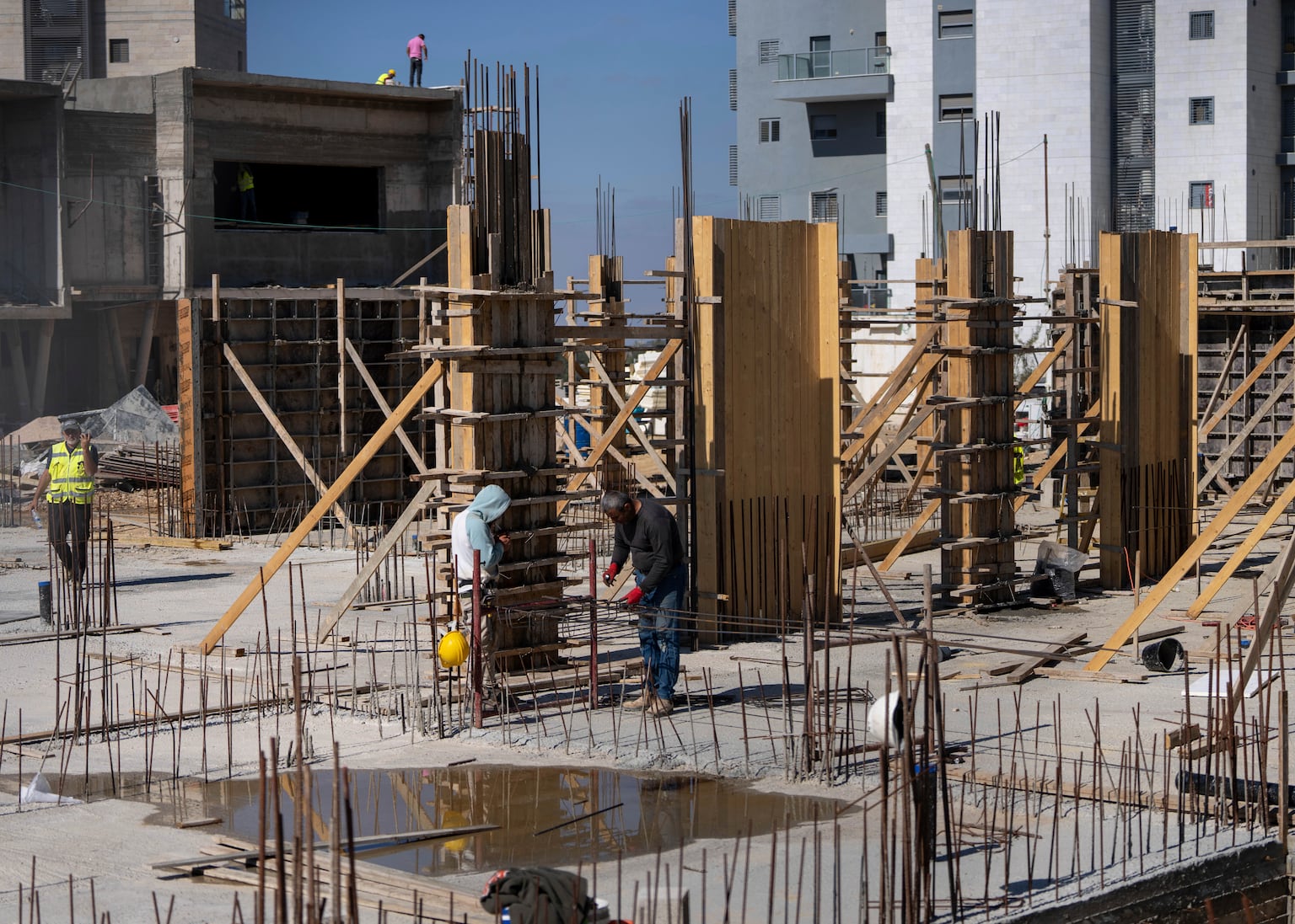 Israel advancing plans for nearly 1,000 settler homes in West Bank ...