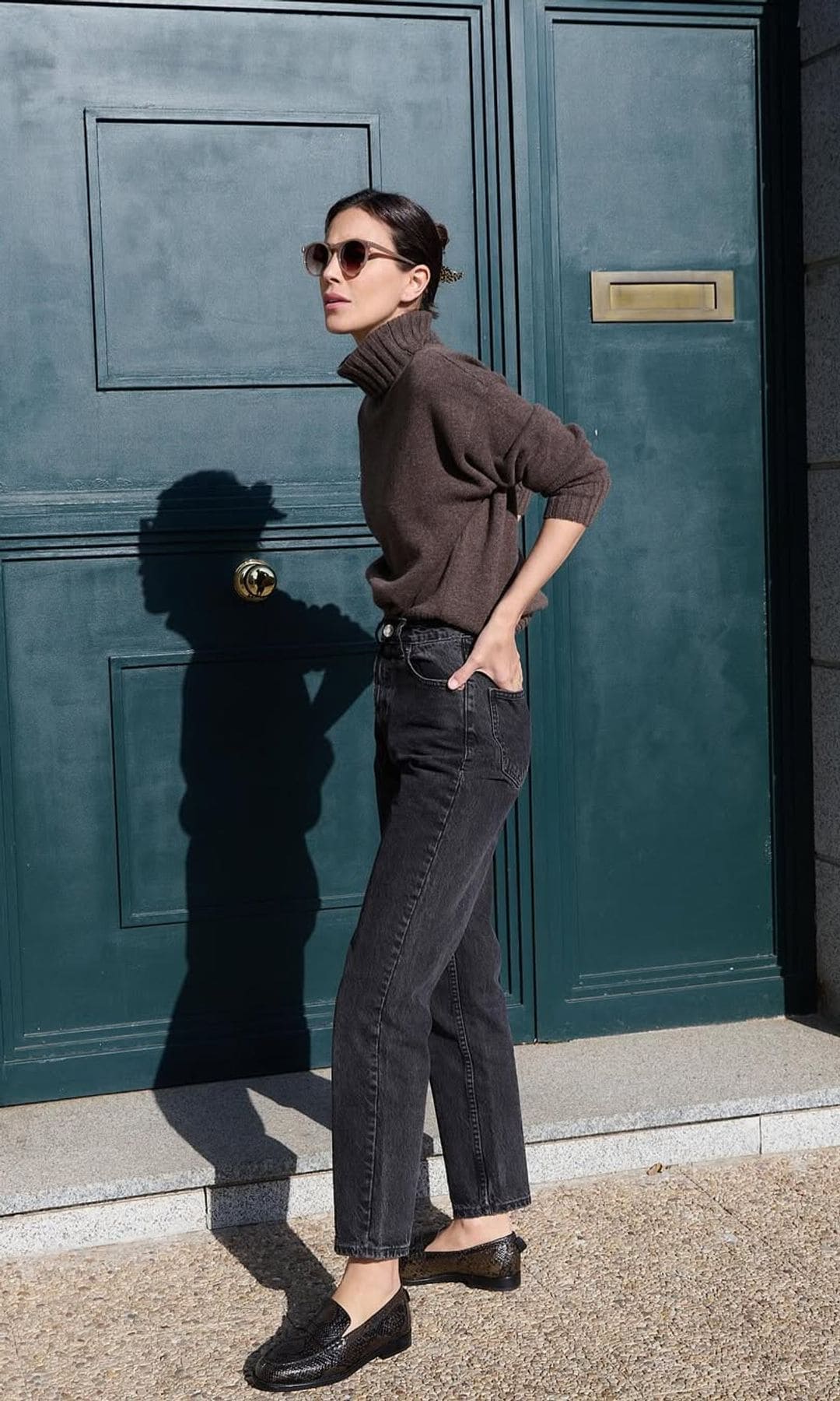 Vaqueros con tacón sensato, el combo de las expertas para alargar las ...