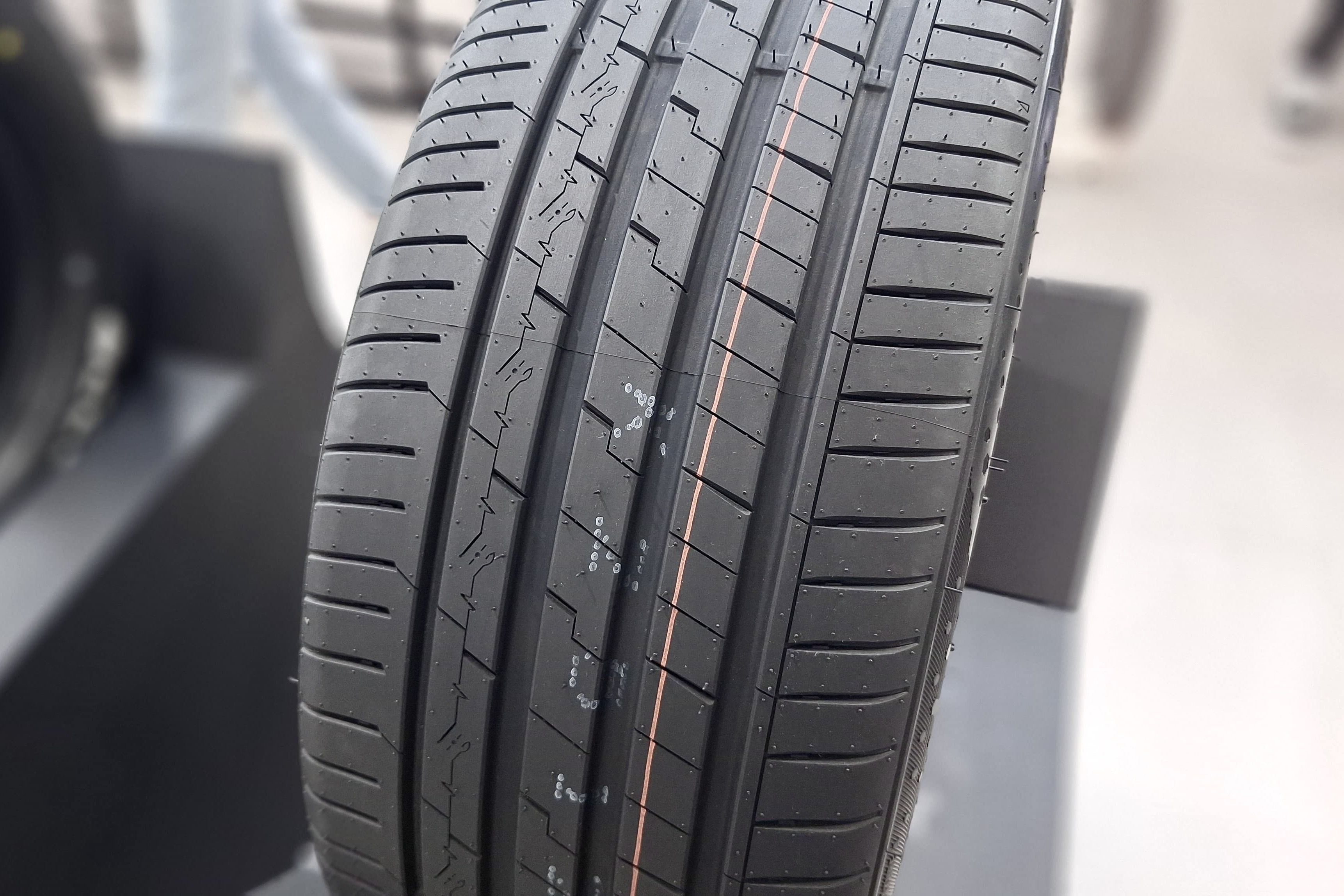 Perbedaan ban tubeless dan ban biasa, mending pilih mana biar untung