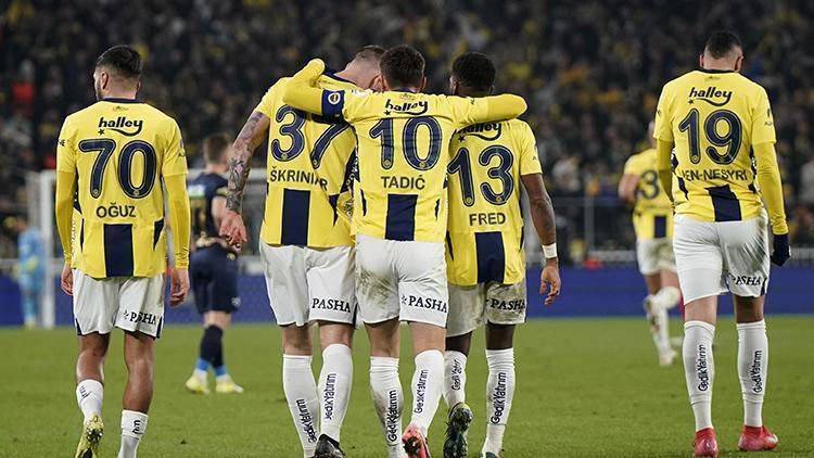 Fenerbahçe'nin Kasımpaşa galibiyeti sonrası herkes yıldız oyuncuyu ...