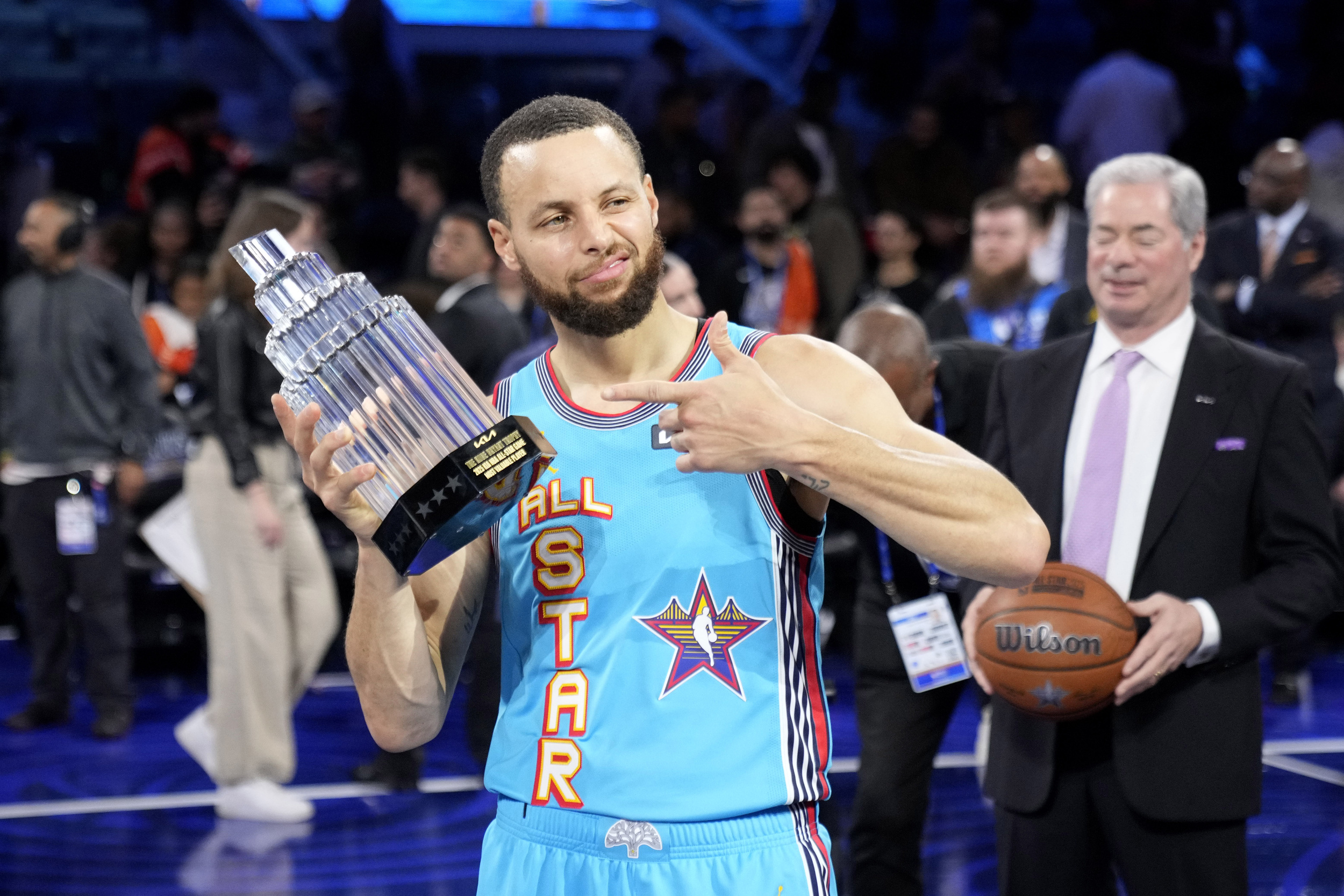 Stephen Curry named All-Star MVP; Shaq’s team wins mini-tournament
