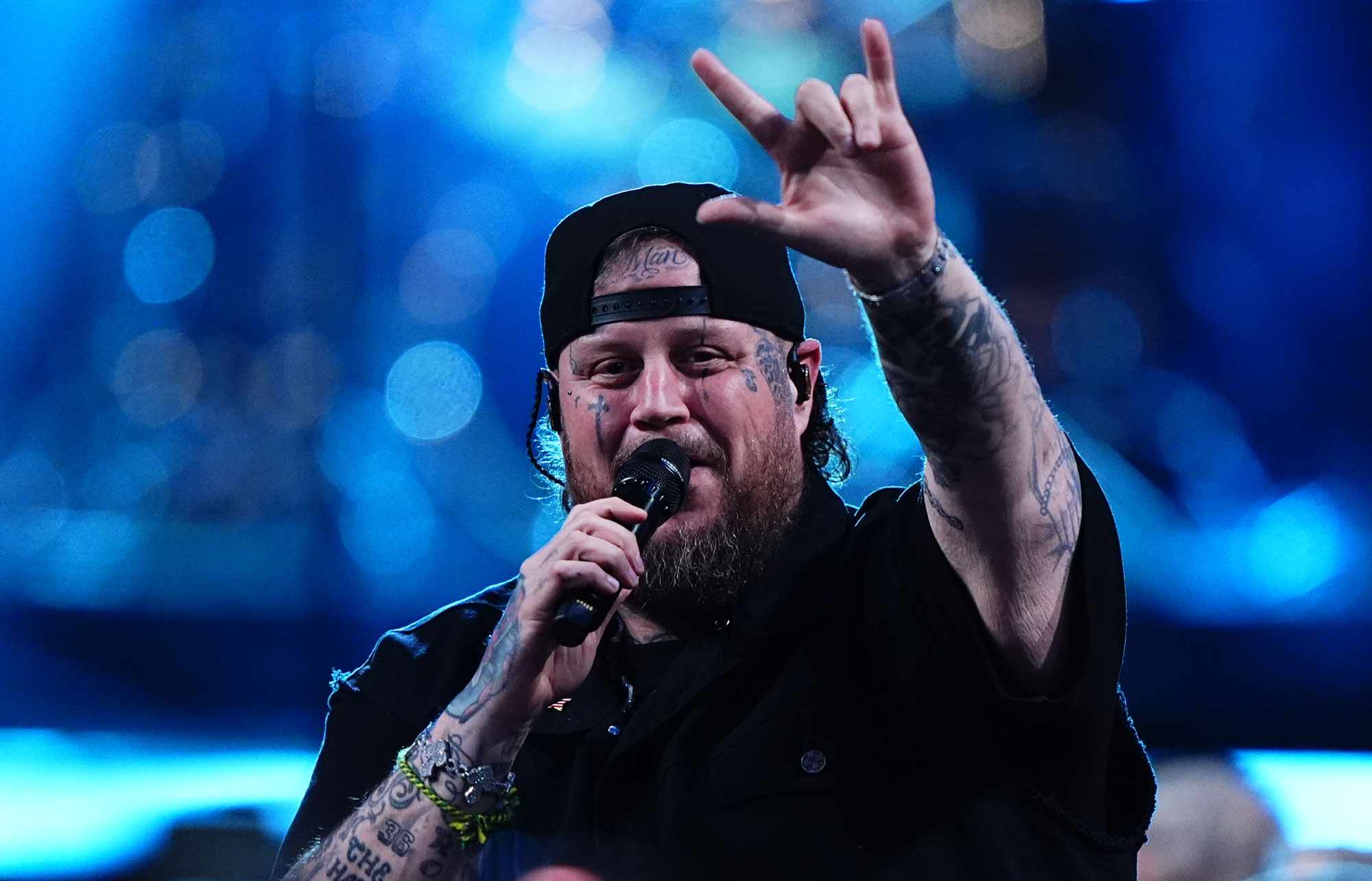 Jelly Roll Delivers Emotional Tribute to 'Real Heroes' at Invictus ...