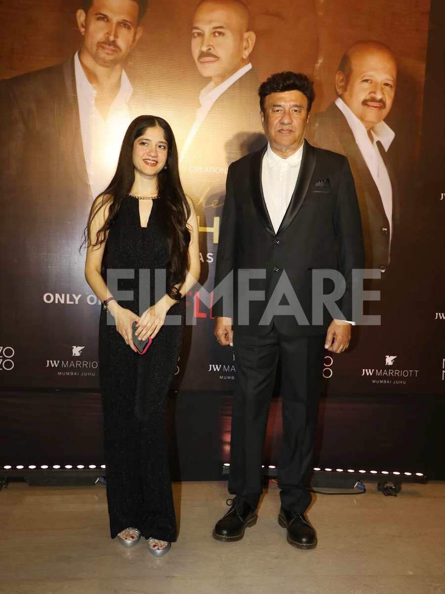 Pics: Rekha, Rakesh Roshan, Hrithik Roshan have a Koi... Mil Gaya reunion