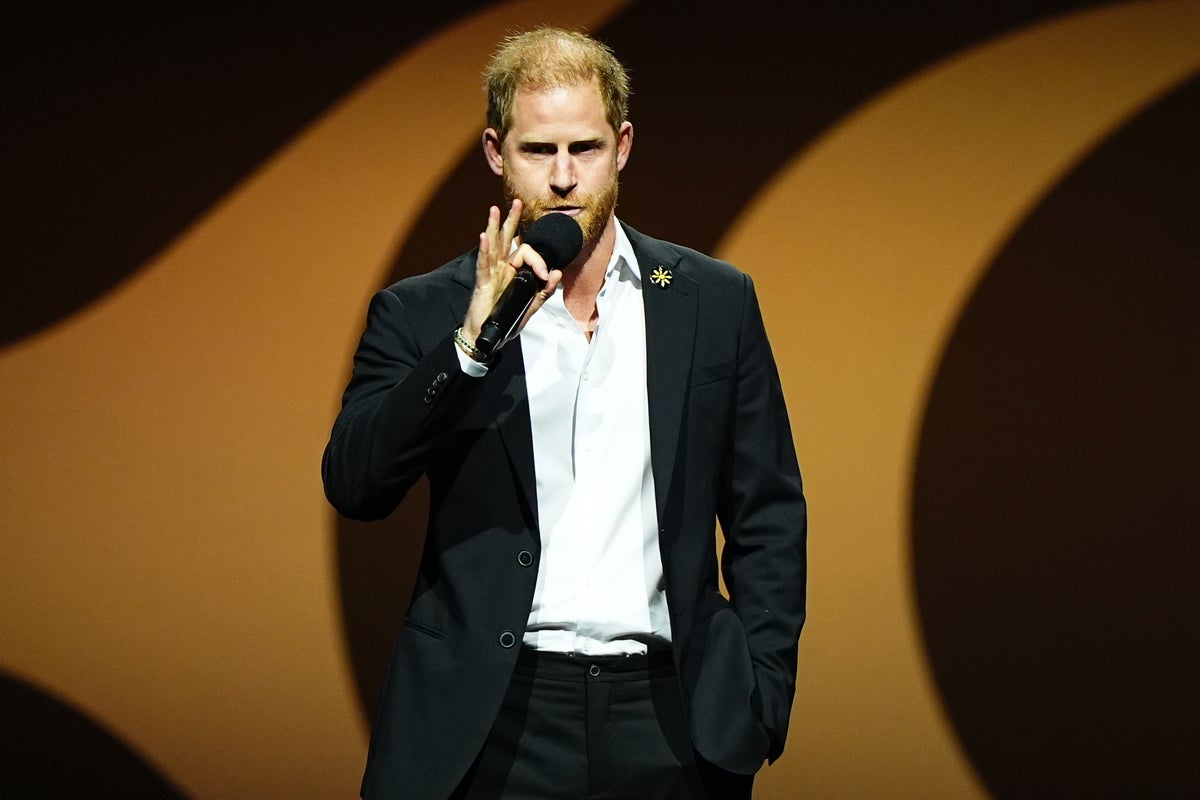 Prince Harry gives passionate speech at Invictus Games closing ceremony