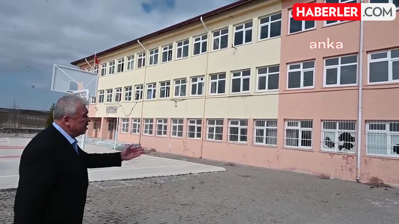 Yozgat'ta Kapatılan Beldelerdeki Kaderine Terkedilen Resmi Yapılar Çürüyor