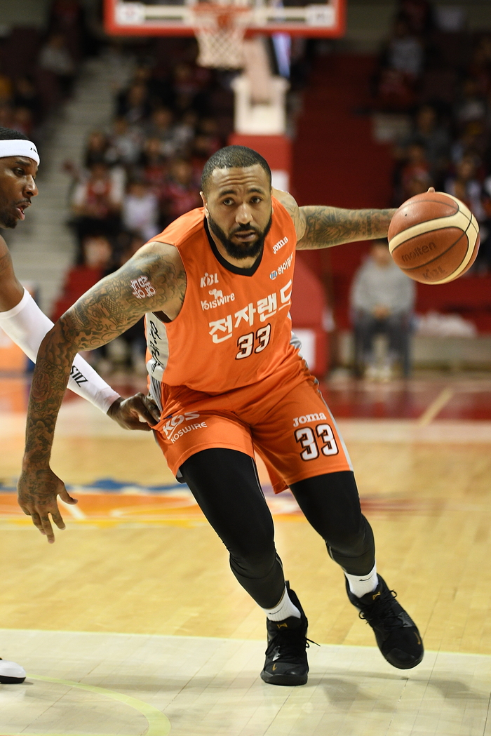 ‘KBL 득점왕’ 길렌워터, CBA서 회춘···광둥서 평균 27.2득점, 올스타에도 선발