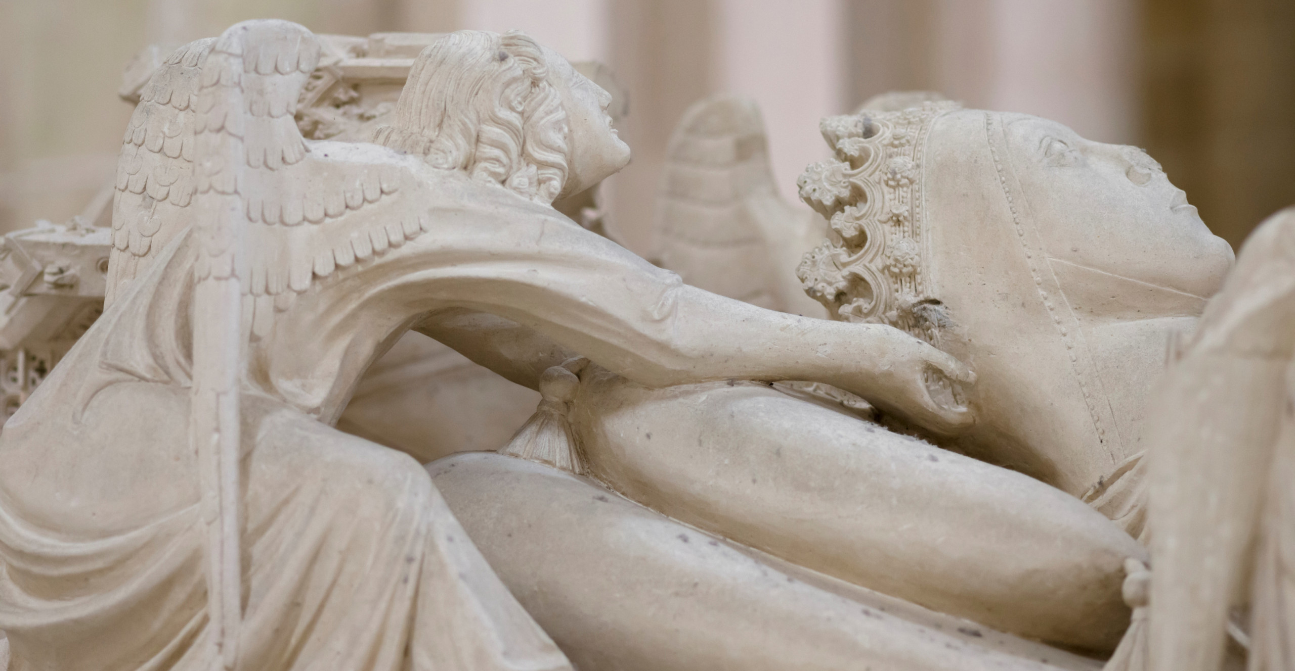 La reina que fue coronada tras la muerte: conoce su historia