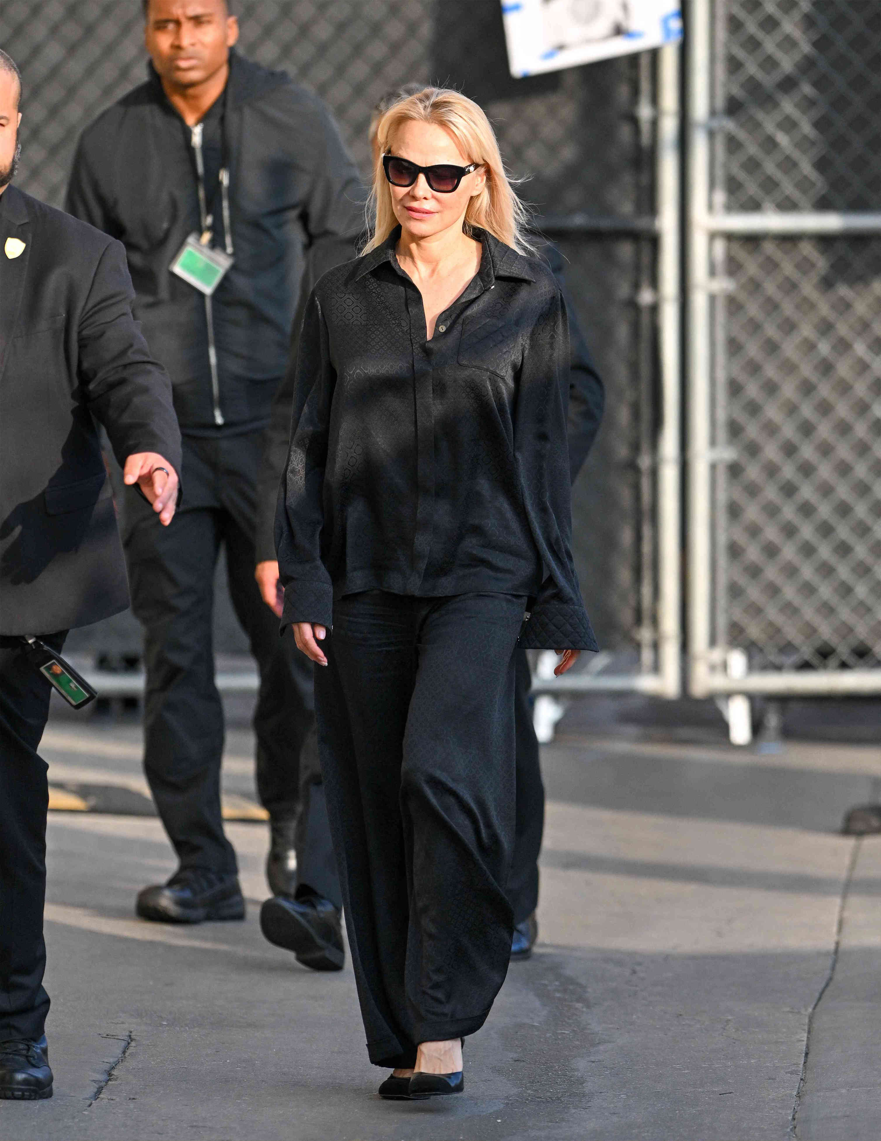 Pamela Anderson Wore Martha Stewart's Effortlessly Sexy Comfy Set That ...