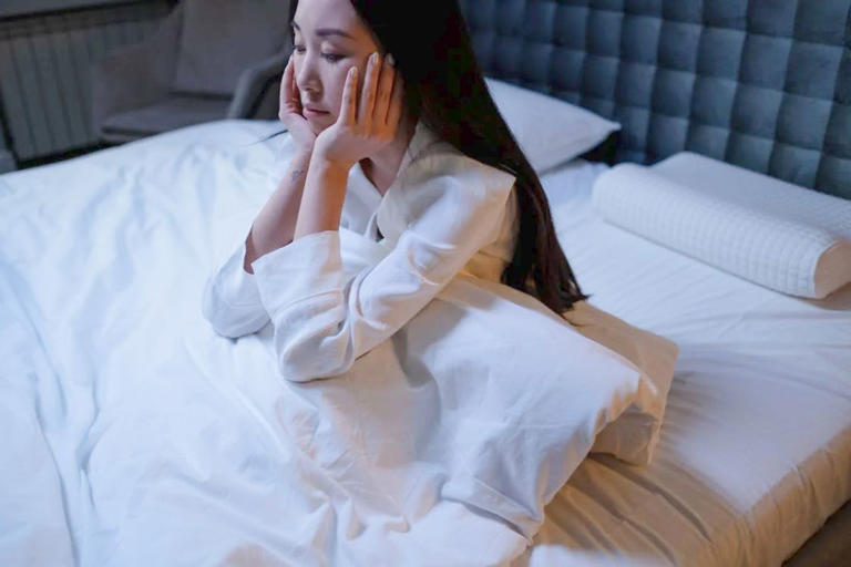 Qué comer y beber para dormir bien y evitar el insomnio (y qué ...