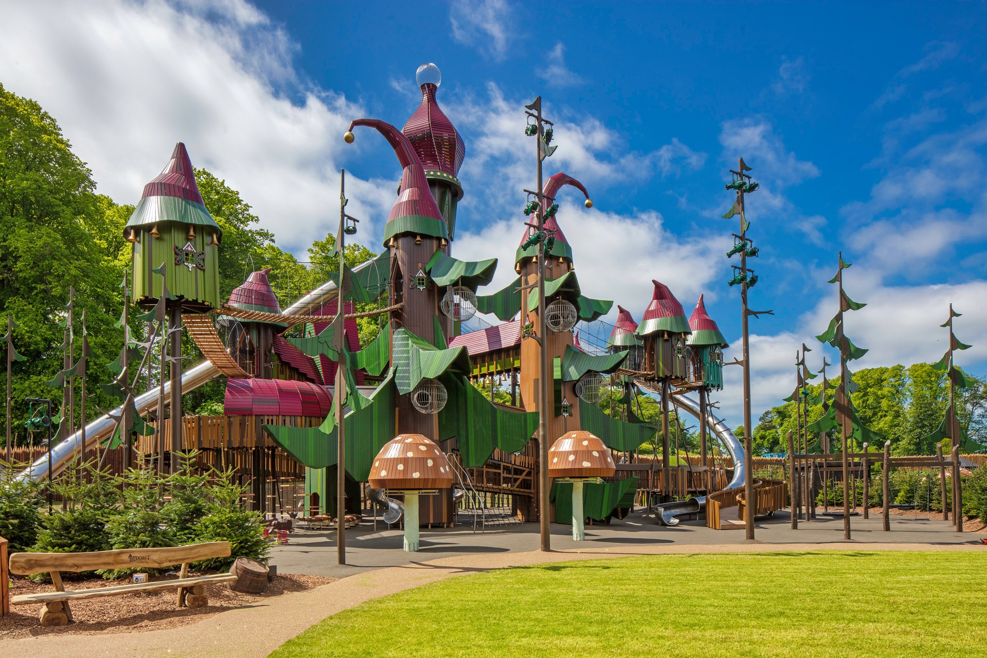 World's largest kids play park is in the UK and has adults saying 'I ...