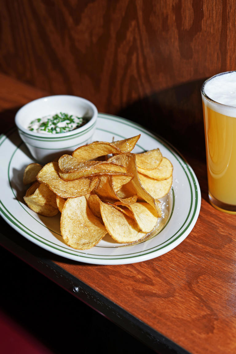 Owners of West Palm Beach's Kitchen open tavern with 'Old Florida' vibe ...