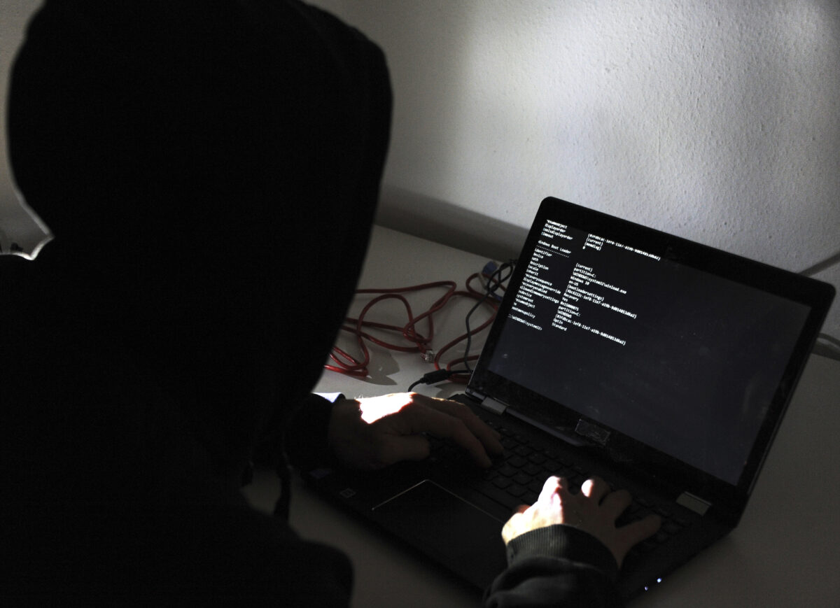 Attacco hacker in Italia: come funziona il Ddos