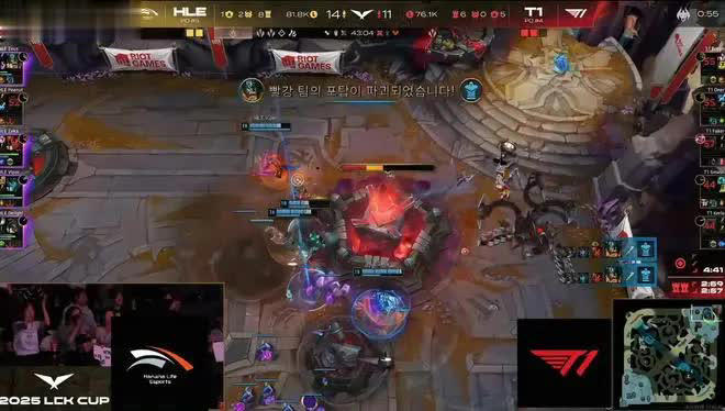 LOL：Zeus和Faker严肃碰拳图，脸上毫无笑容